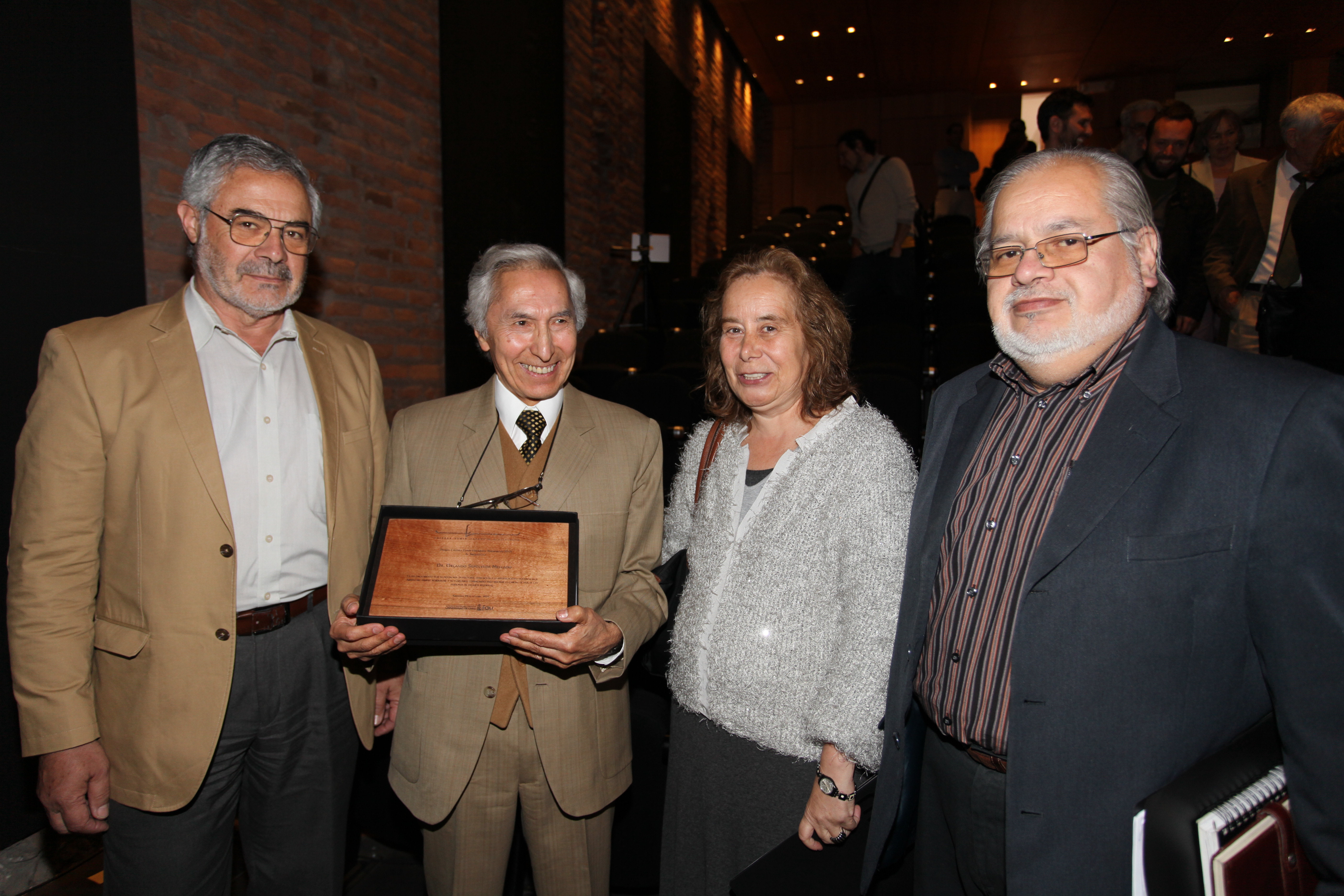 Profesor Orlando Sepúlveda recibió Premio Edwin Haramoto - Facultad de ...
